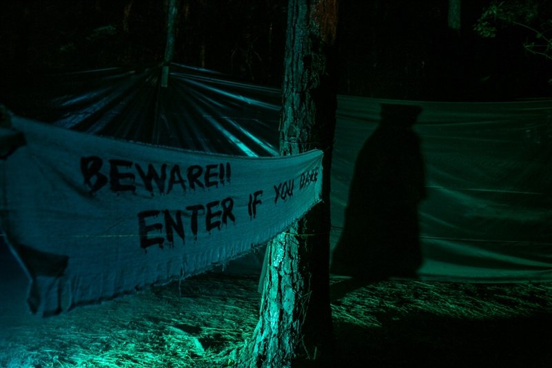 Creepy & Easy DIY Signs to Hang Throughout Your Spook Walk