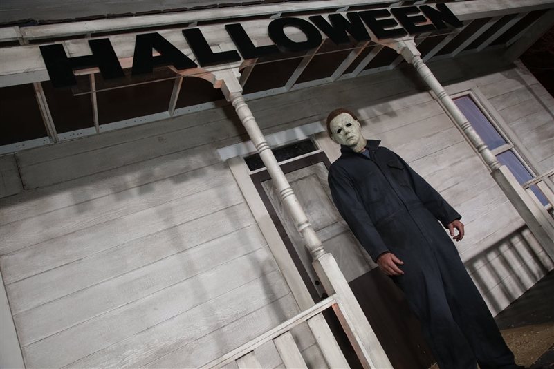 "Halloween" Movie Tops Box Office, Appealing to Several Generations of ...